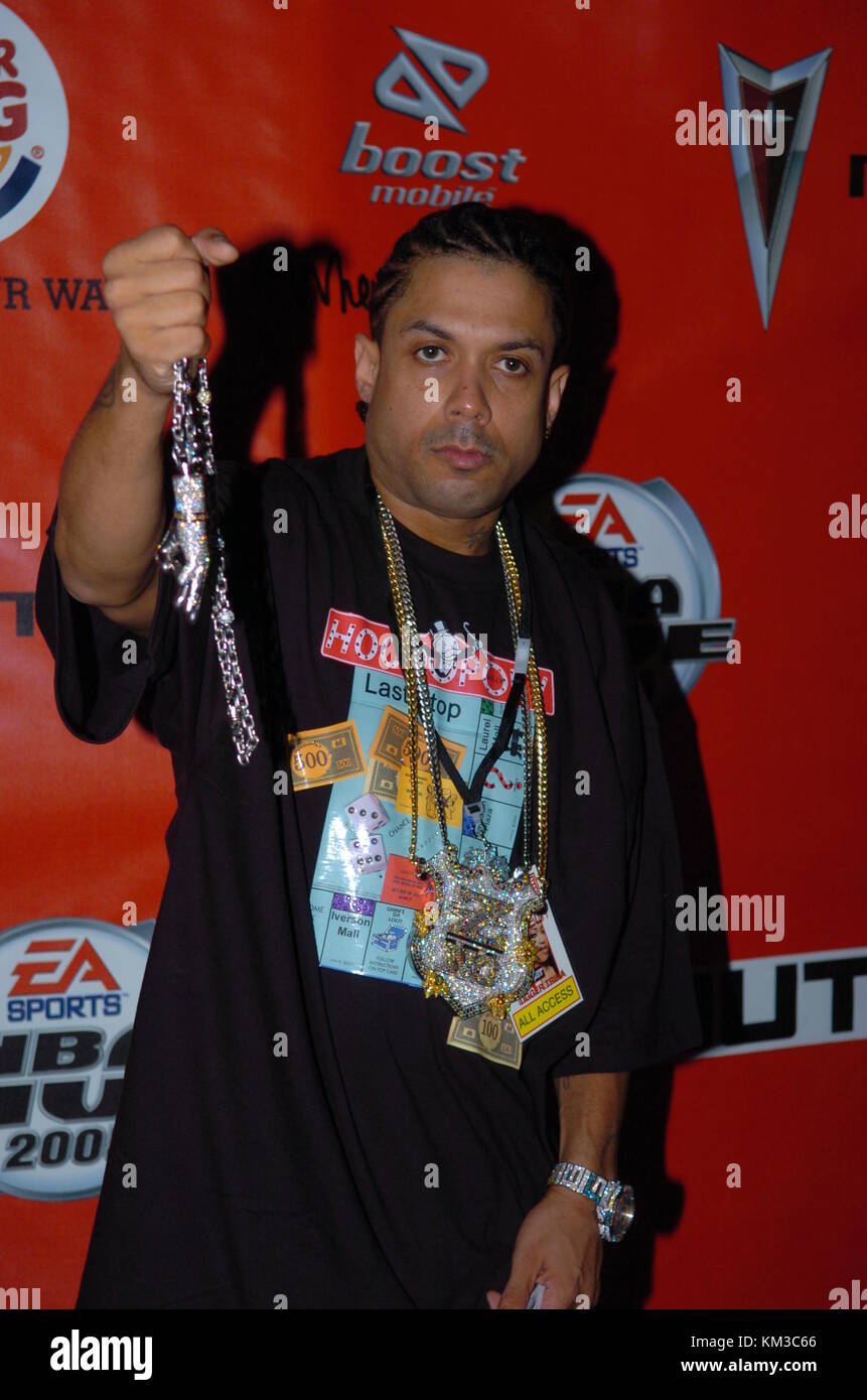 MIAMI - OCTOBER 10: Benzino arrives at the 2004 Source Hip-Hop Music ...