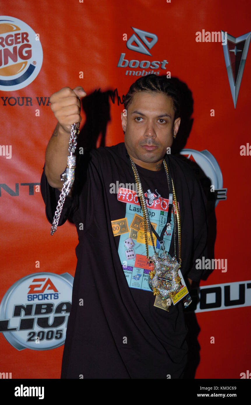 MIAMI - OCTOBER 10: Benzino arrives at the 2004 Source Hip-Hop Music ...