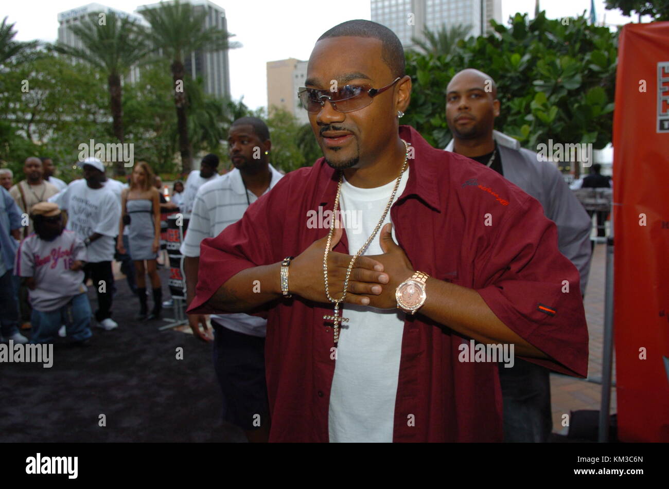MIAMI - OCTOBER 10: Big Tigga arrives at the 2004 Source Hip-Hop Music ...