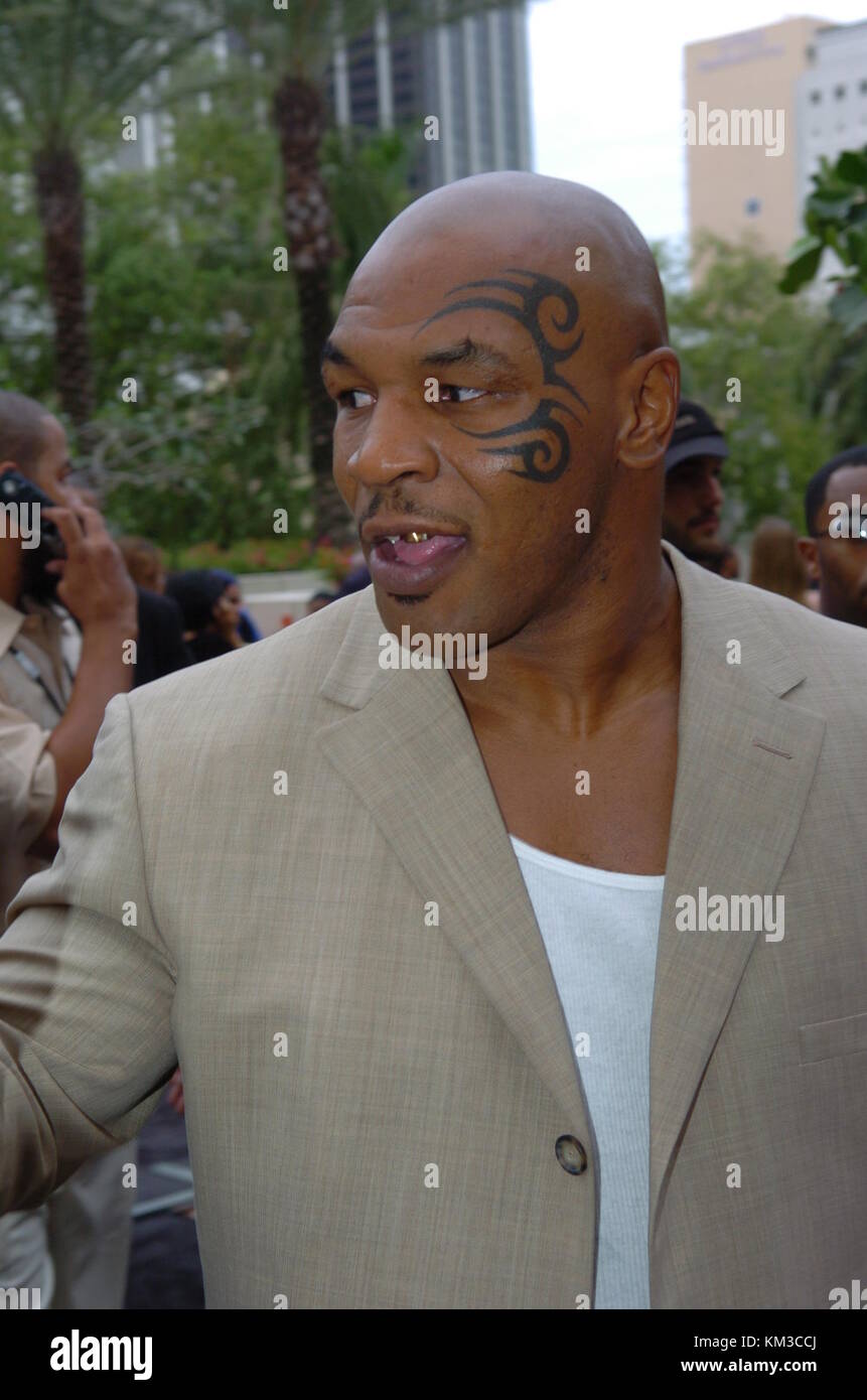 MIAMI - OCTOBER 10: Mike Tyson arrives at the 2004 Source Hip-Hop Music ...