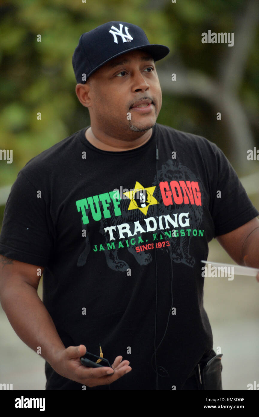 Shark tank, daymond john hi-res stock photography and images - Alamy