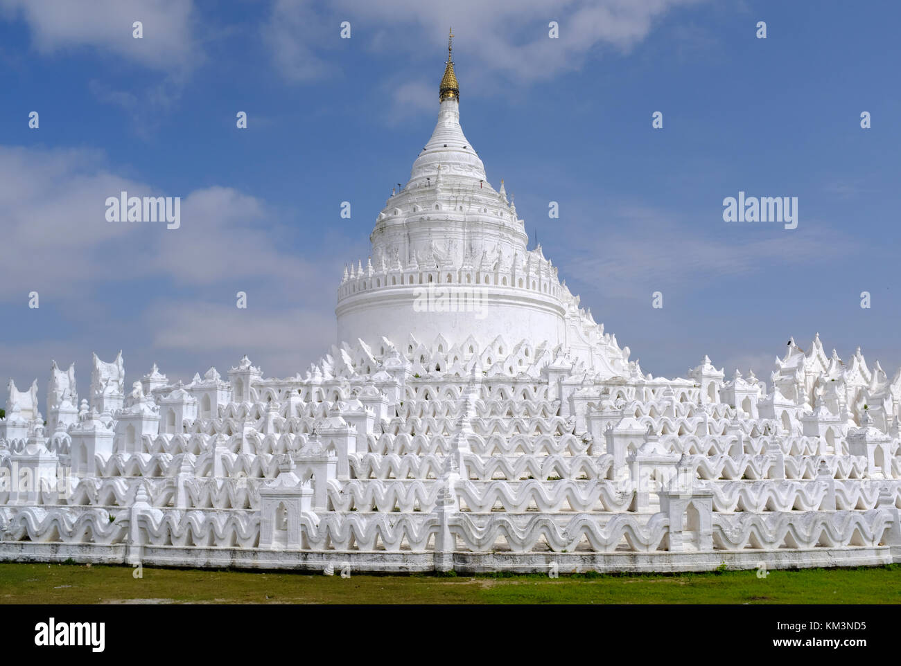 White Pagoda Hsinbyume Paya Temple, Mandalay, Myanmar Stock Photo - Alamy