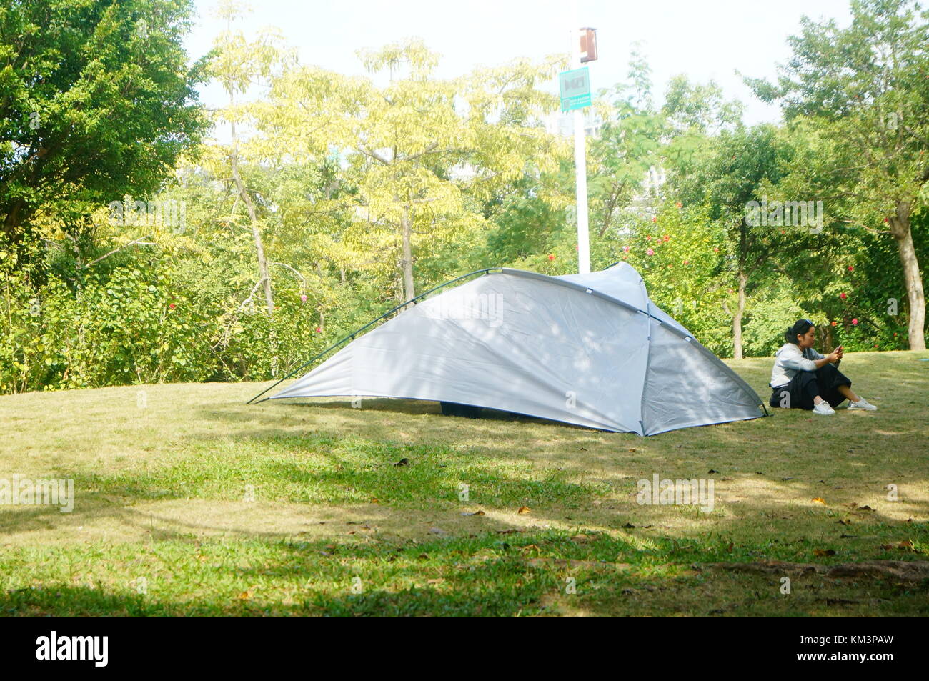 Tents set up outdoor hi-res stock photography and images - Alamy