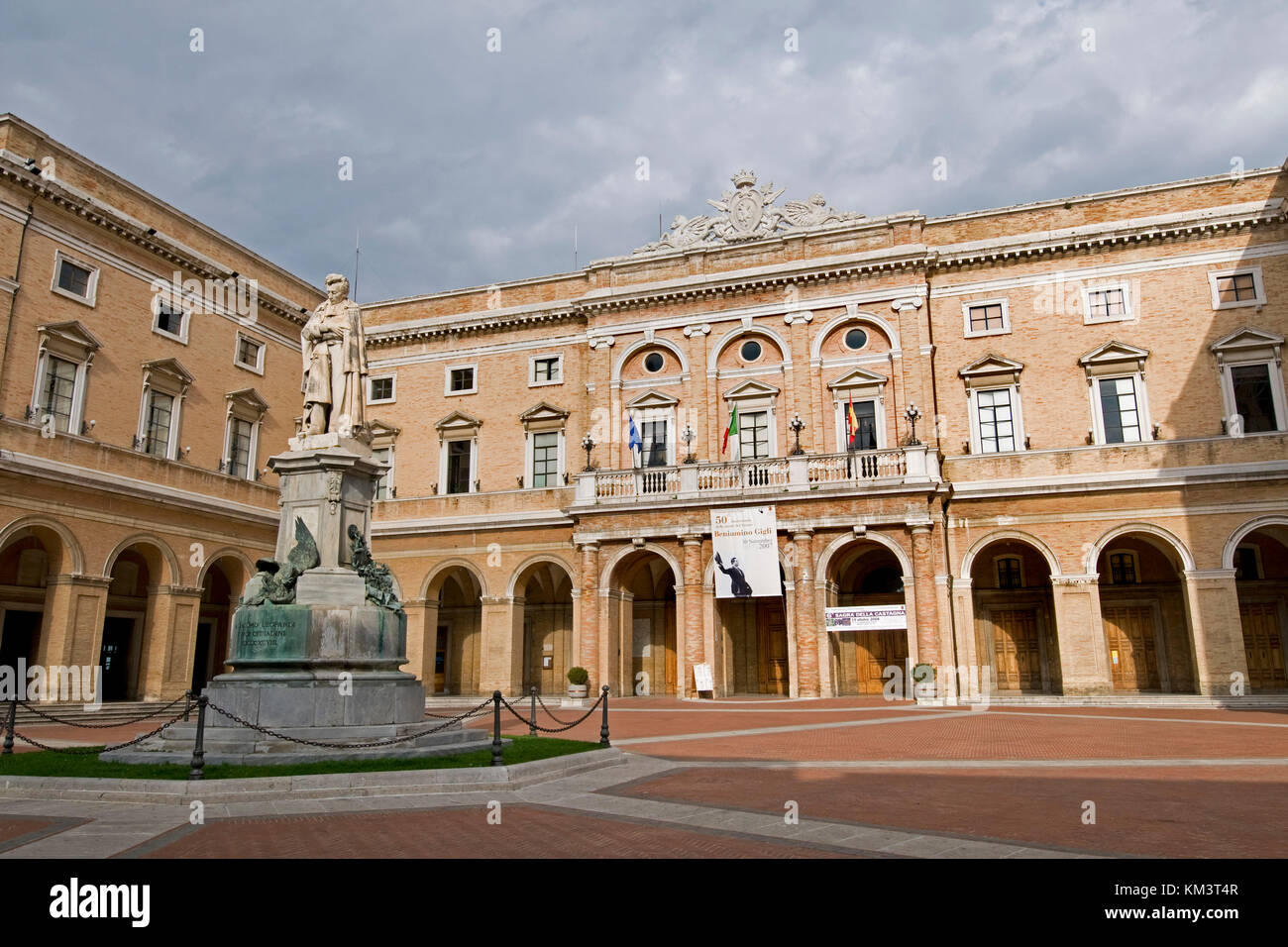 Giacomo leopardi italia hi-res stock photography and images - Alamy