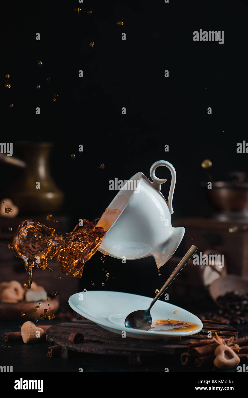 Tea cup with a dynamic splash hi-res stock photography and images - Alamy