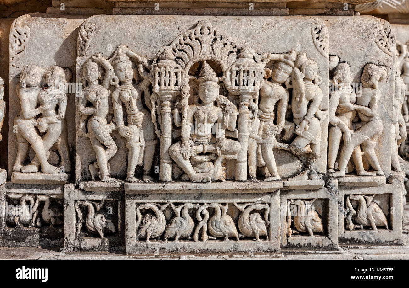 Ancient Sun Temple in Ranakpur, Jain Temple Carving, Ranakpur ...