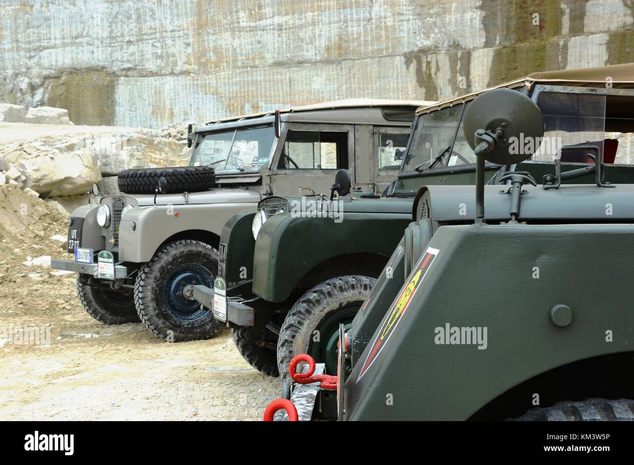 Vintage land rover hi-res stock photography and images - Alamy