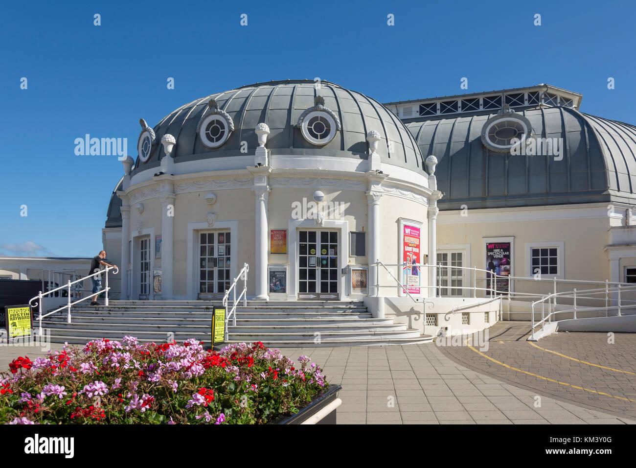 Marine parade worthing hi-res stock photography and images - Alamy