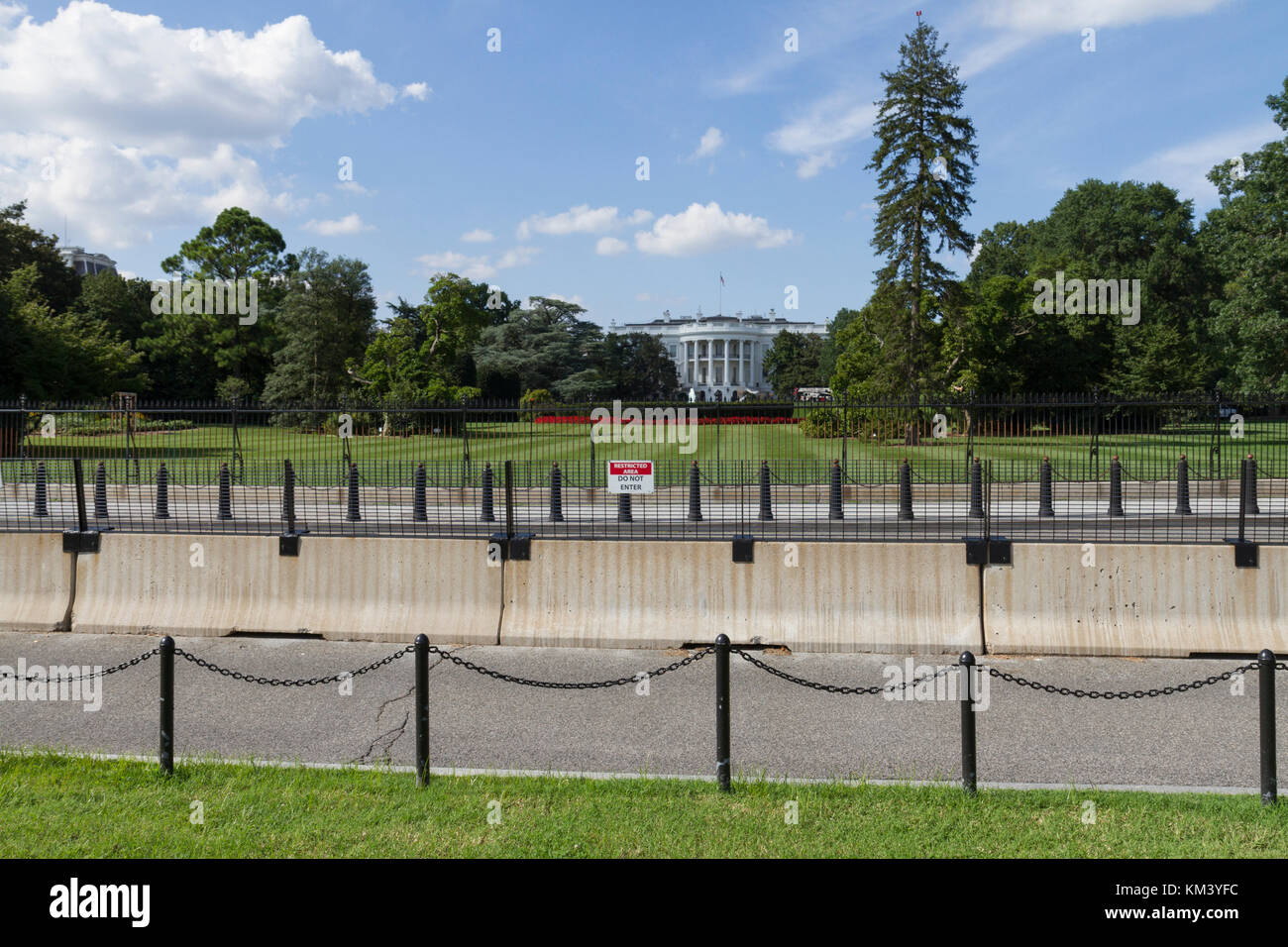 Layers of fencing hi-res stock photography and images - Alamy