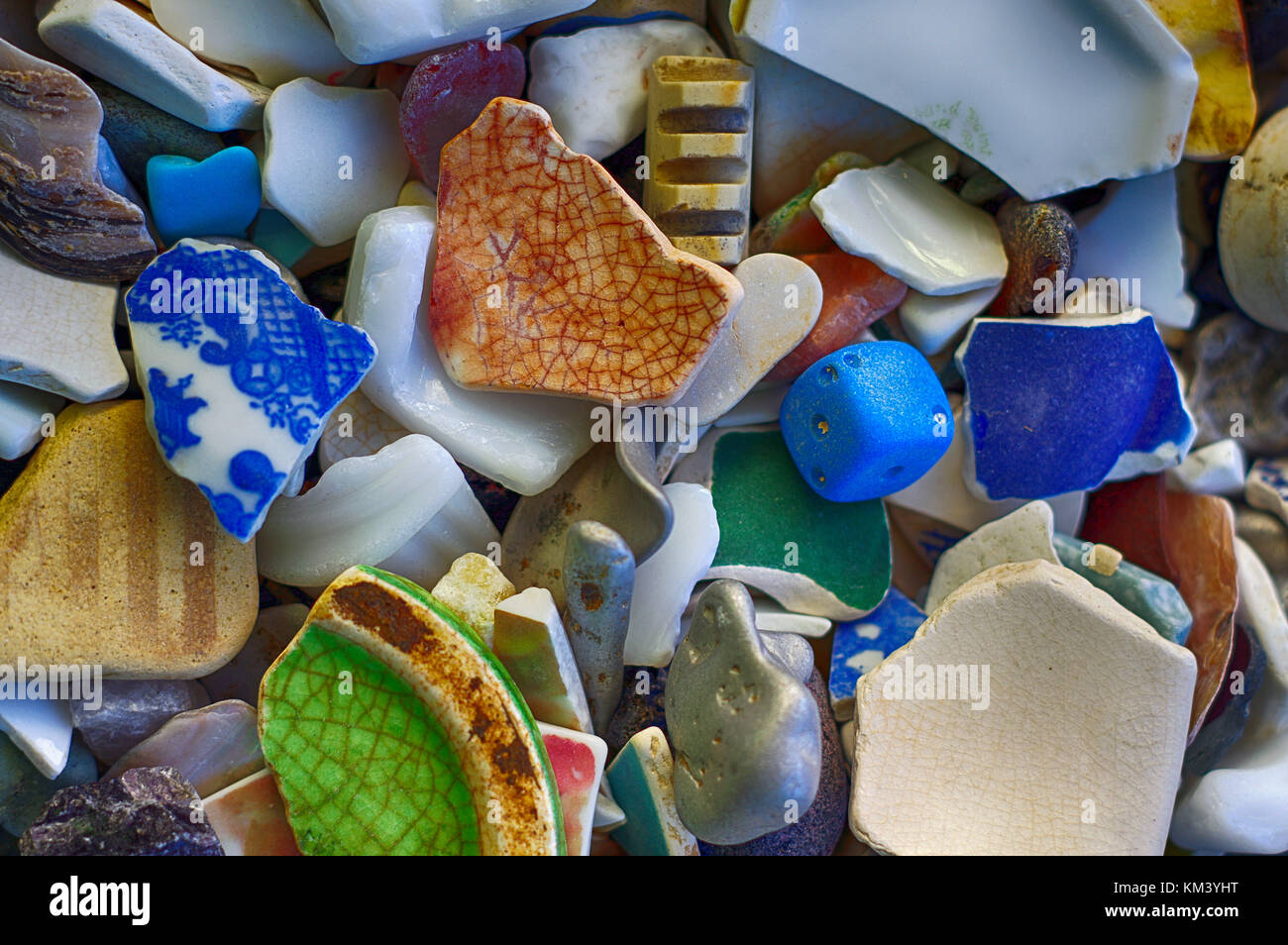 Broken glass shards beach hi-res stock photography and images - Alamy
