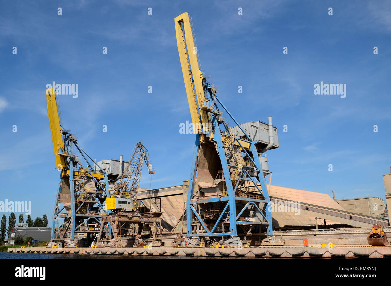 Cargo machine hi-res stock photography and images - Alamy