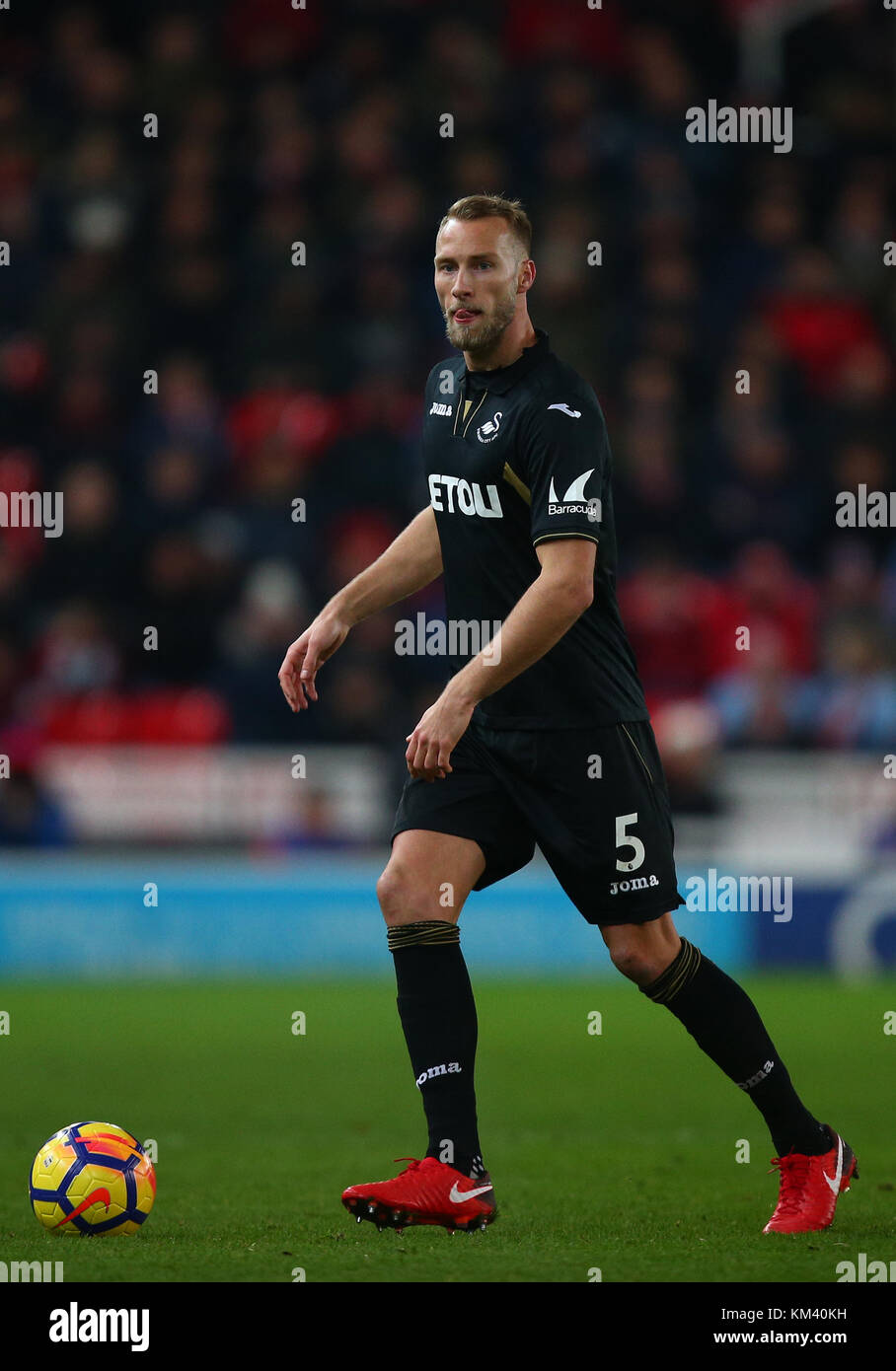Swansea City's Mike van der Hoorn during the Premier League match at ...