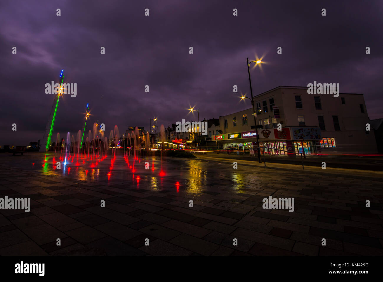 Southend seafront at night hi-res stock photography and images - Alamy