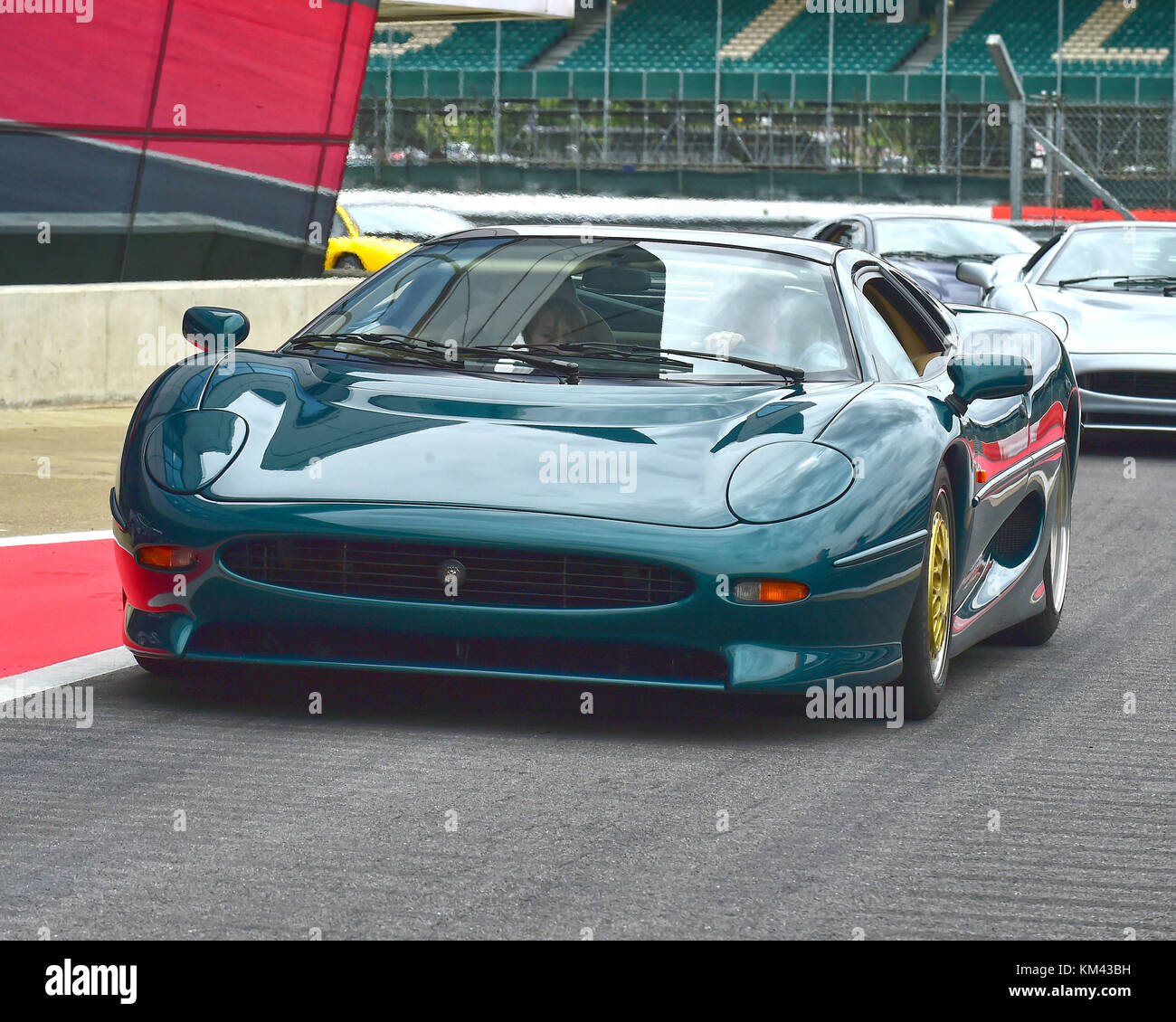 Jaguar XJ220, XJ220, Silverstone Classic, July 2017, Silverstone, Chris ...
