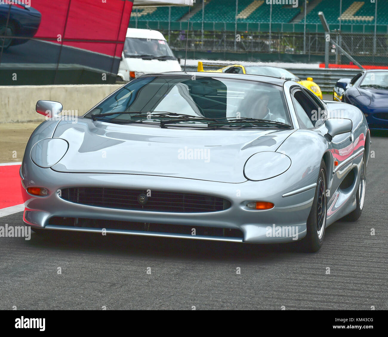 Jaguar XJ220, XJ220, Silverstone Classic, July 2017, Silverstone, Chris ...