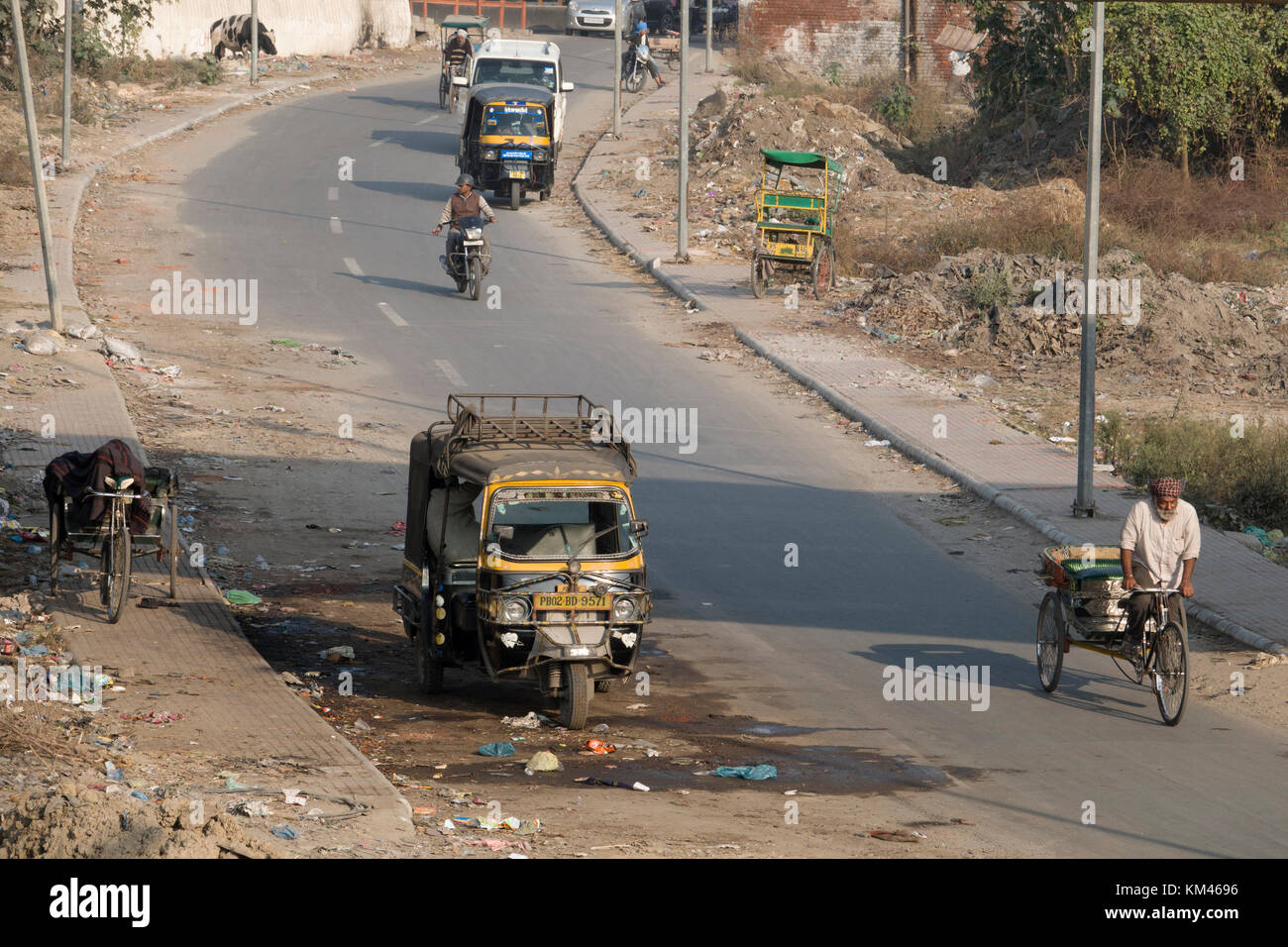 Rustic street scene in Amritsar, Punjab, India Stock Photo - Alamy Rustic street scene in Amritsar, Punjab, India Stock Photo - Alamy