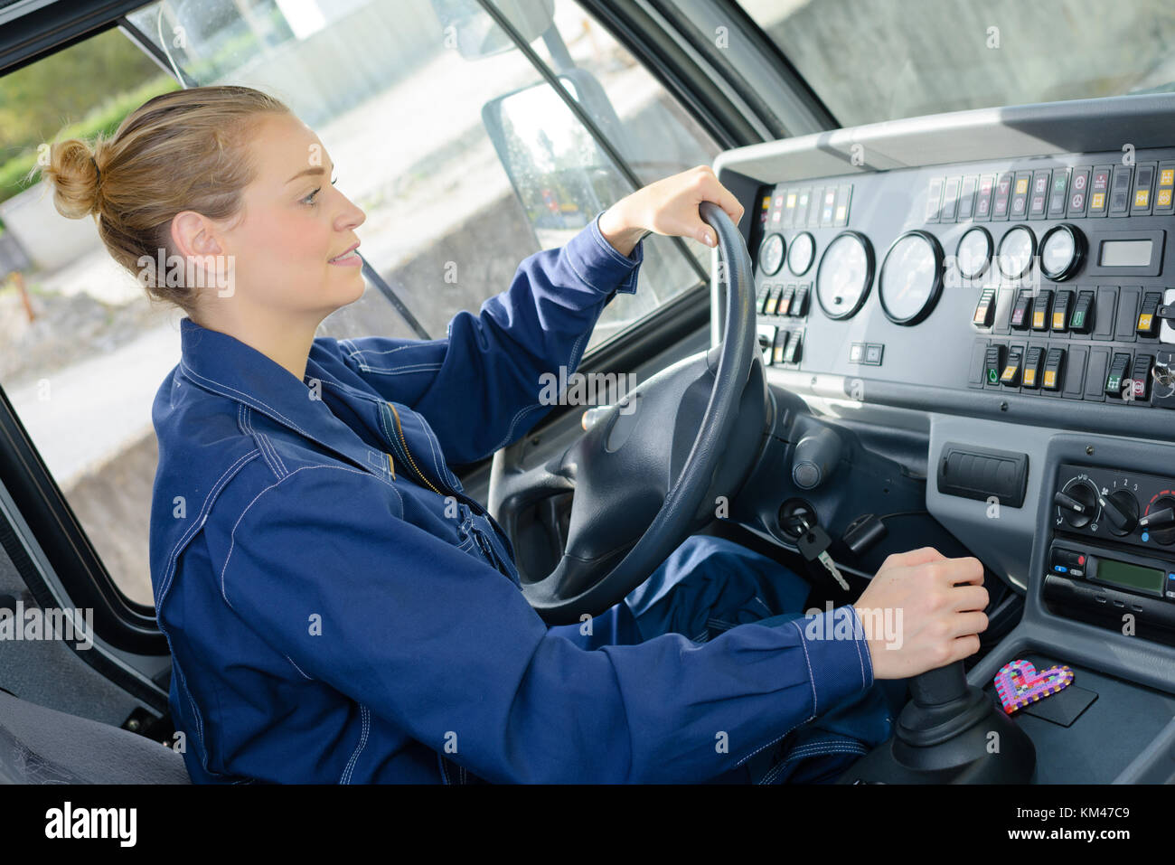 Female Driving Cargo Truck High Resolution Stock Photography and Images ...