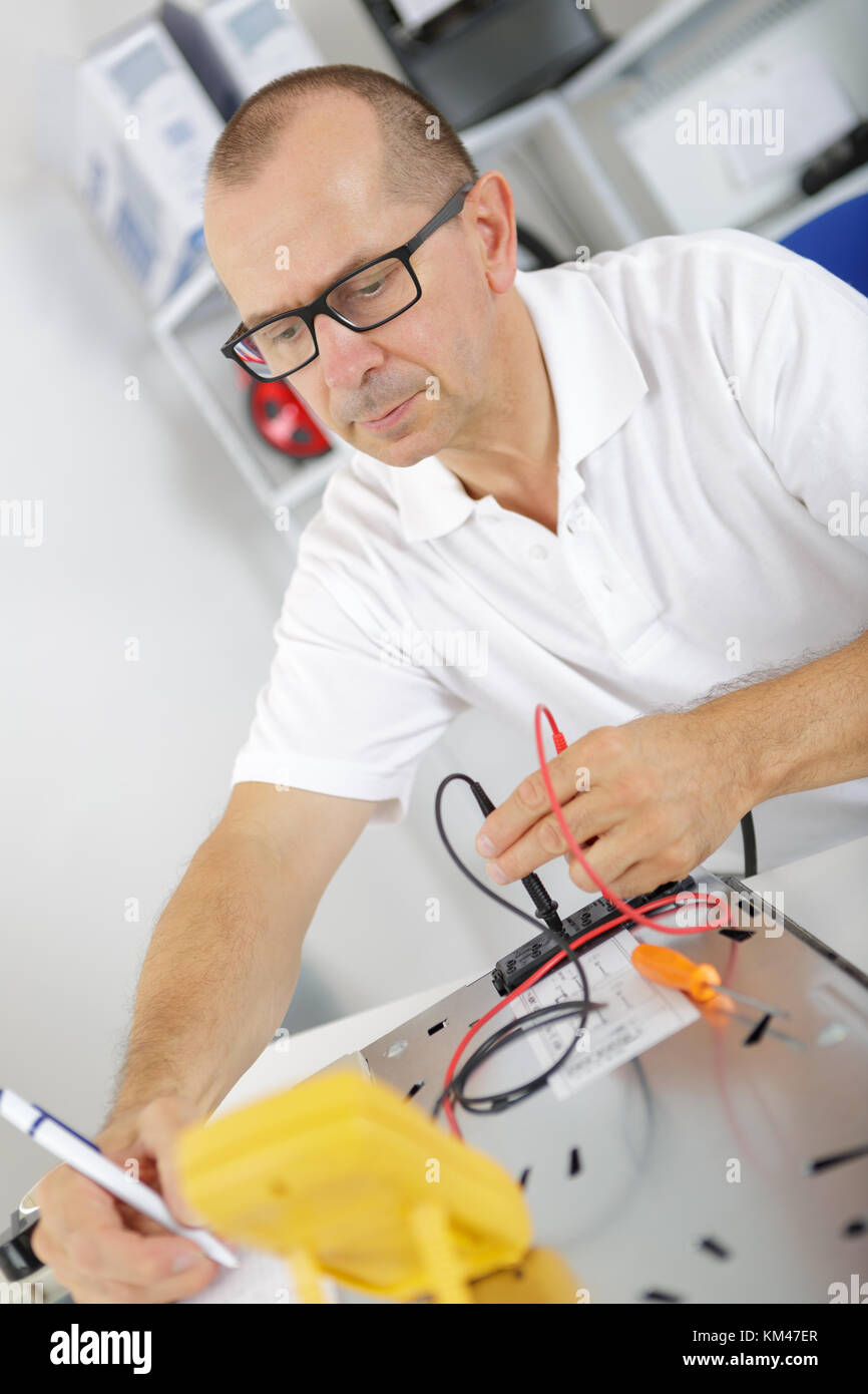 Electrician write hi-res stock photography and images - Alamy