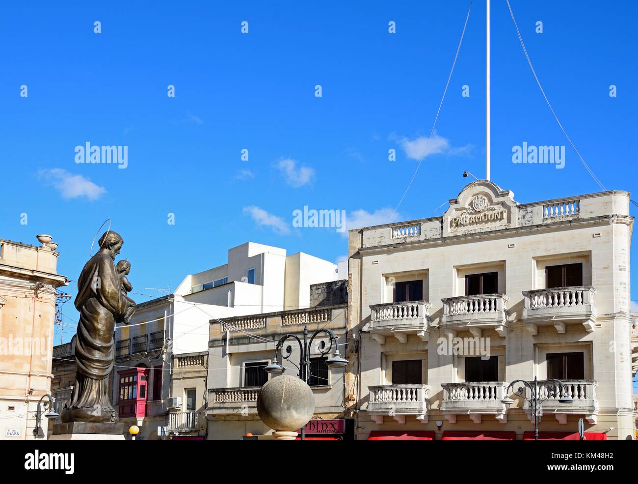 Paramount cinema hi-res stock photography and images - Alamy