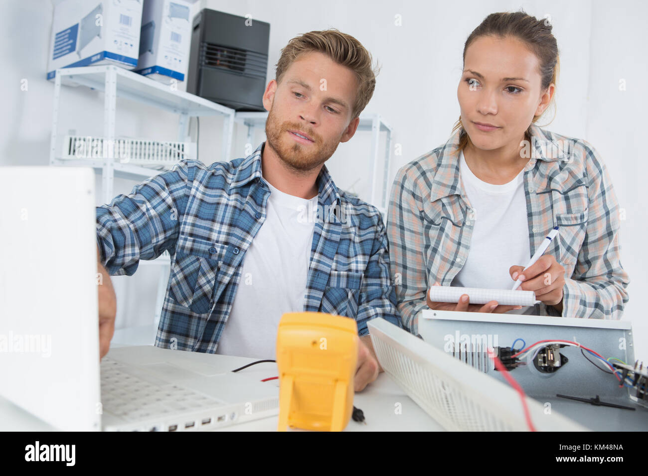 computer it support team Stock Photo - Alamy