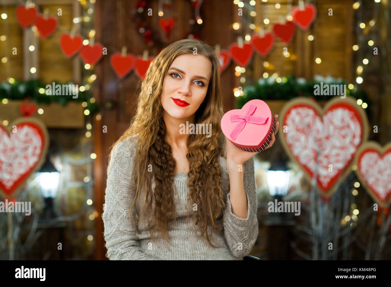 Printable Happy Valentines Day Pretty Girl Celebrate Valentine's Day ...