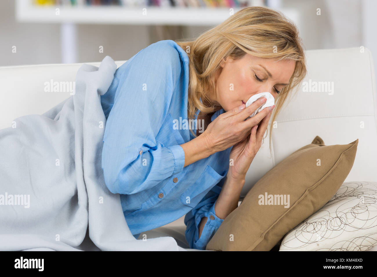 sick woman sneeze Stock Photo - Alamy