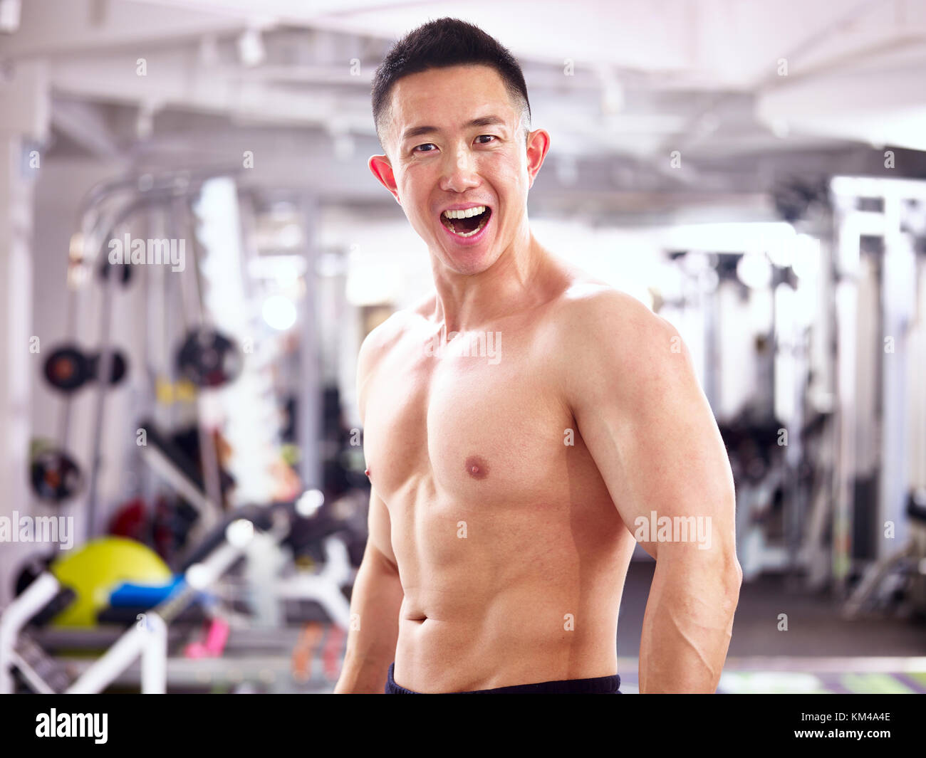 Bodybuilder man hi-res stock photography and images - Alamy