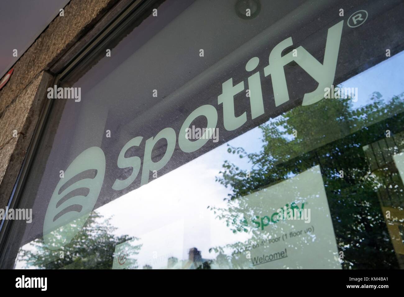 Spotify logo building hi-res stock photography and images - Alamy