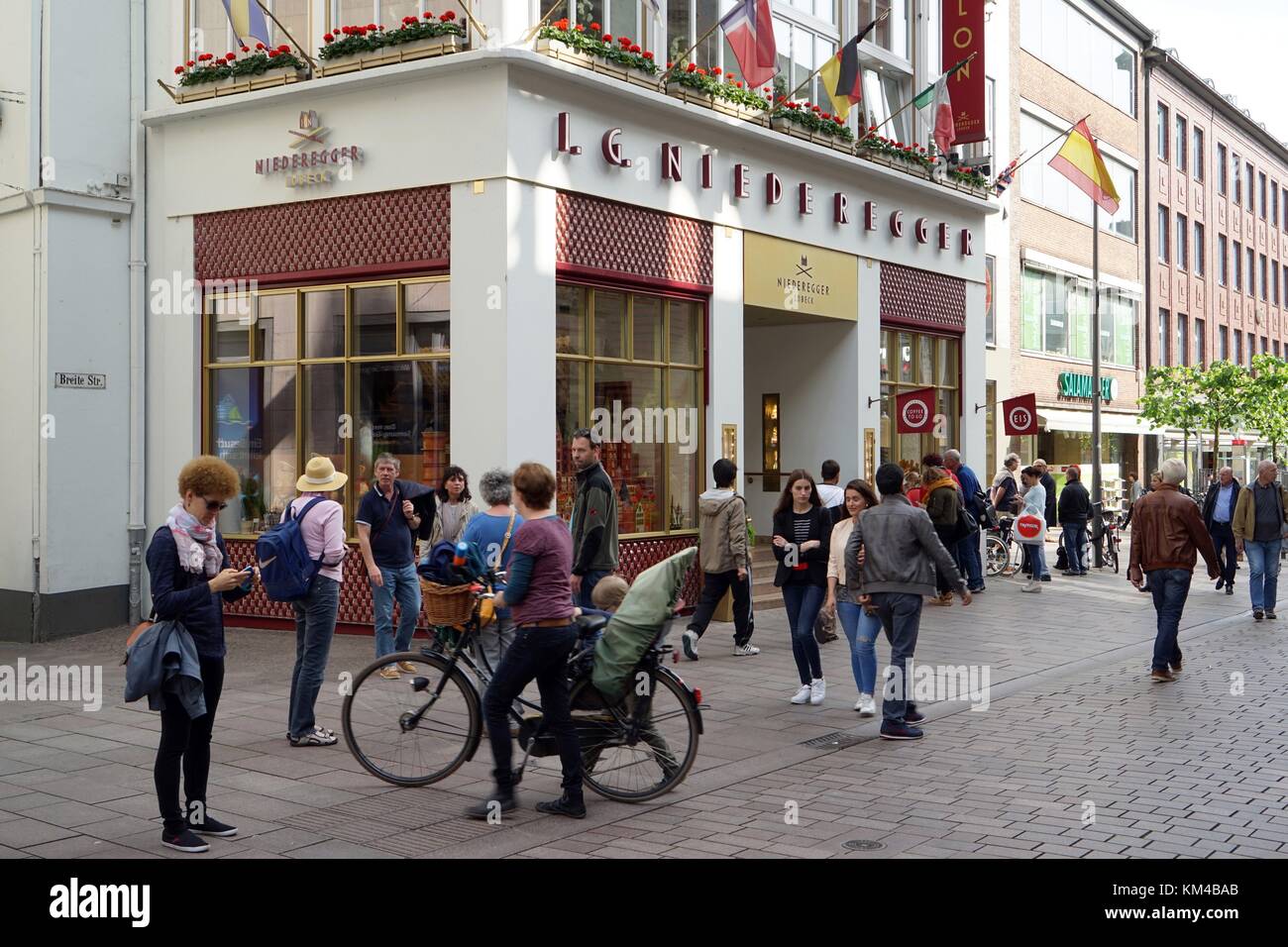 Cafe of niederegger hi-res stock photography and images - Alamy