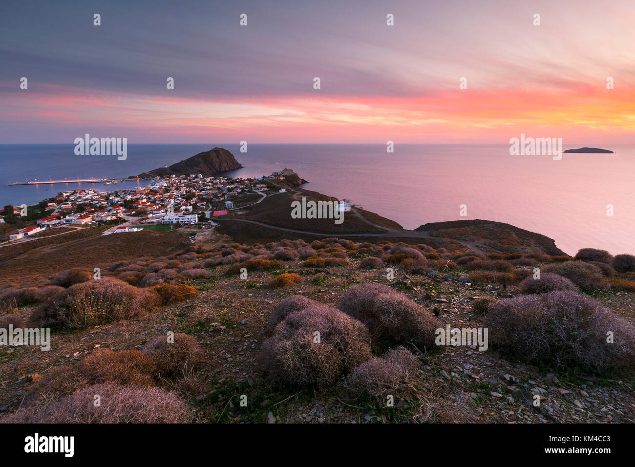Image of Psara's main village and harbour at sunset Stock Photo - Alamy