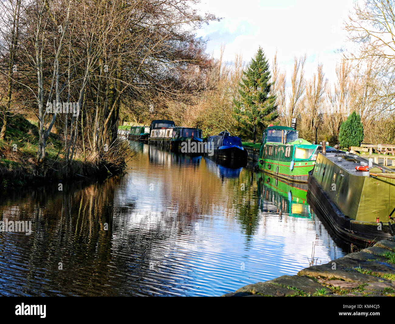 Salterforth England. The Leeds Liverpool Canal at Salterforth in the ...