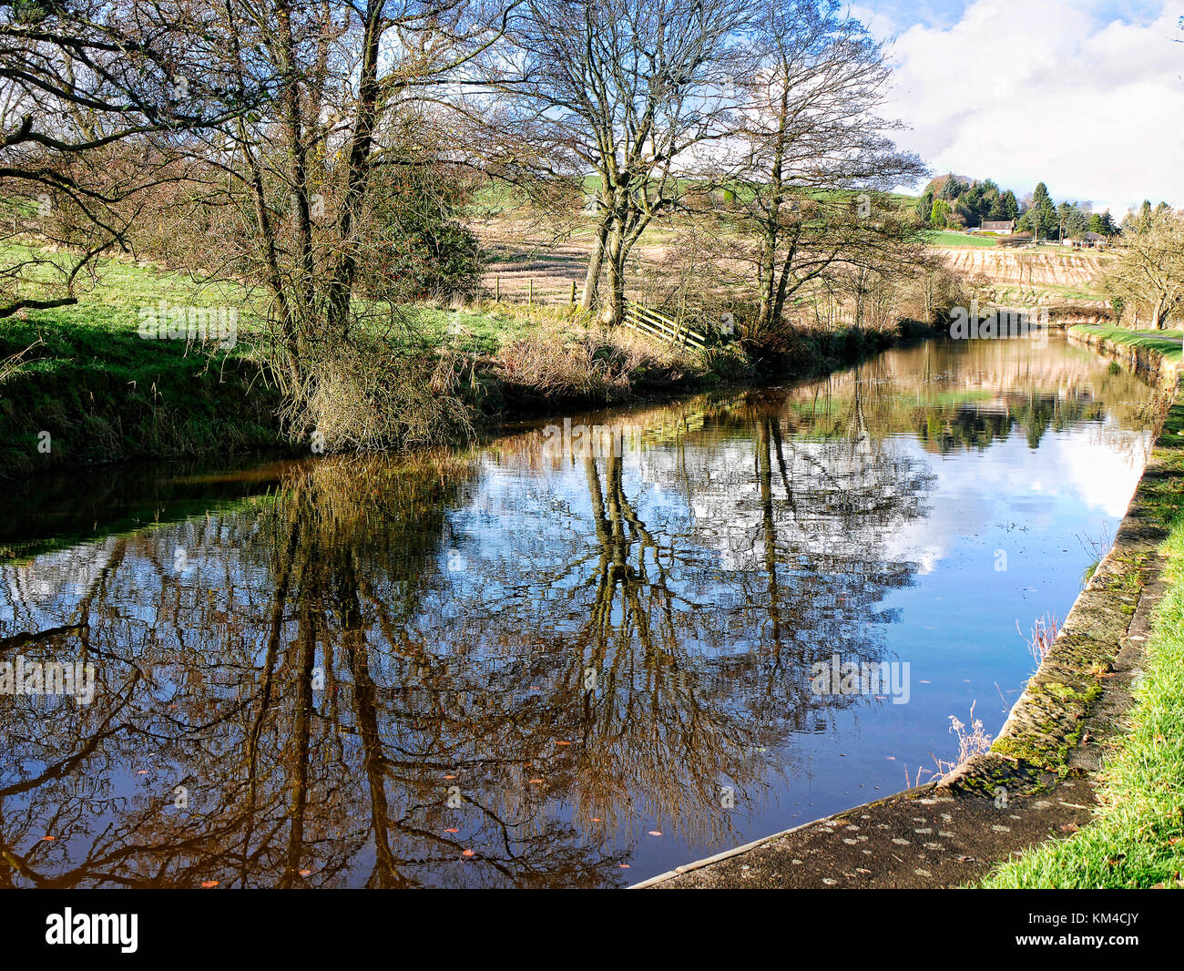 Salterforth England. The Leeds Liverpool Canal at Salterforth in the ...