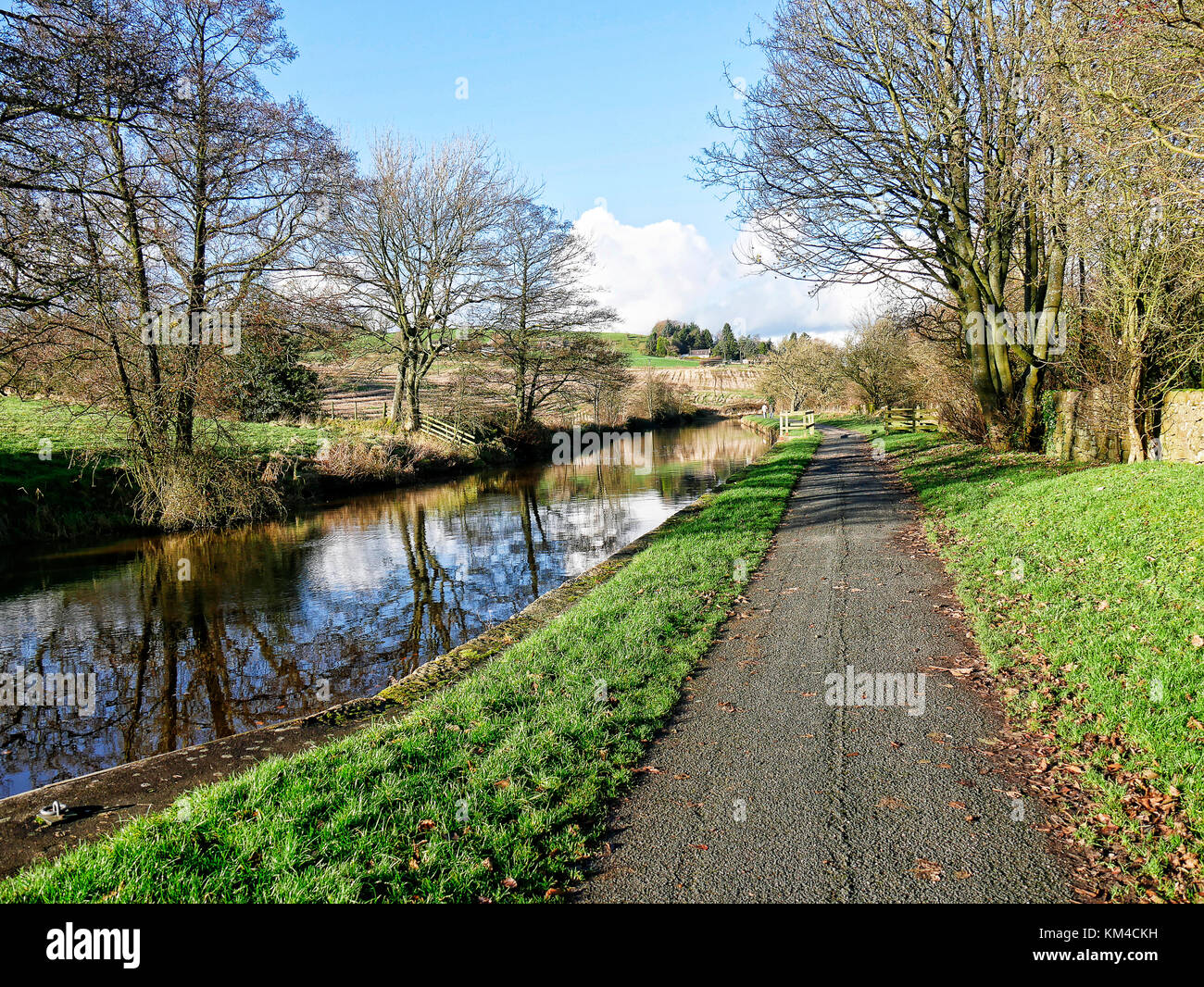 Salterforth England. The Leeds Liverpool Canal at Salterforth in the ...