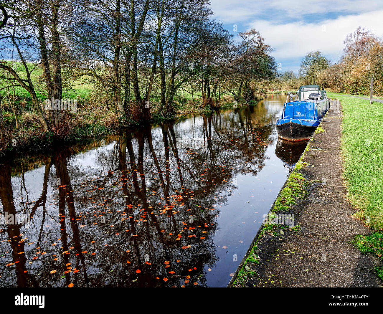 Salterforth England. The Leeds Liverpool Canal at Salterforth in the ...