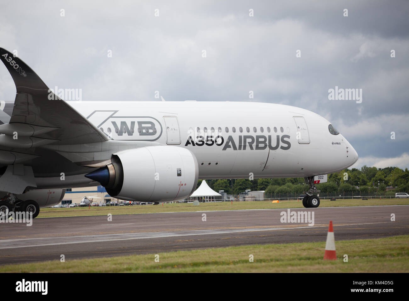 Airbus a350 xwb hi-res stock photography and images - Alamy