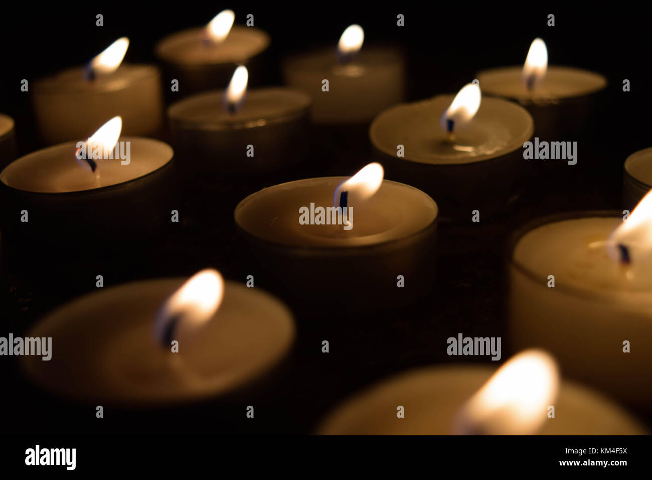 Light out a candles hi-res stock photography and images - Alamy