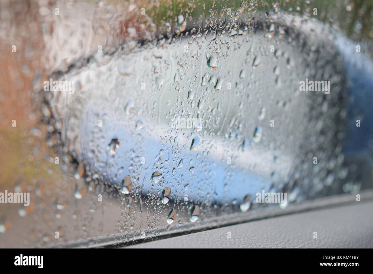 Raining from a car window hi-res stock photography and images - Alamy