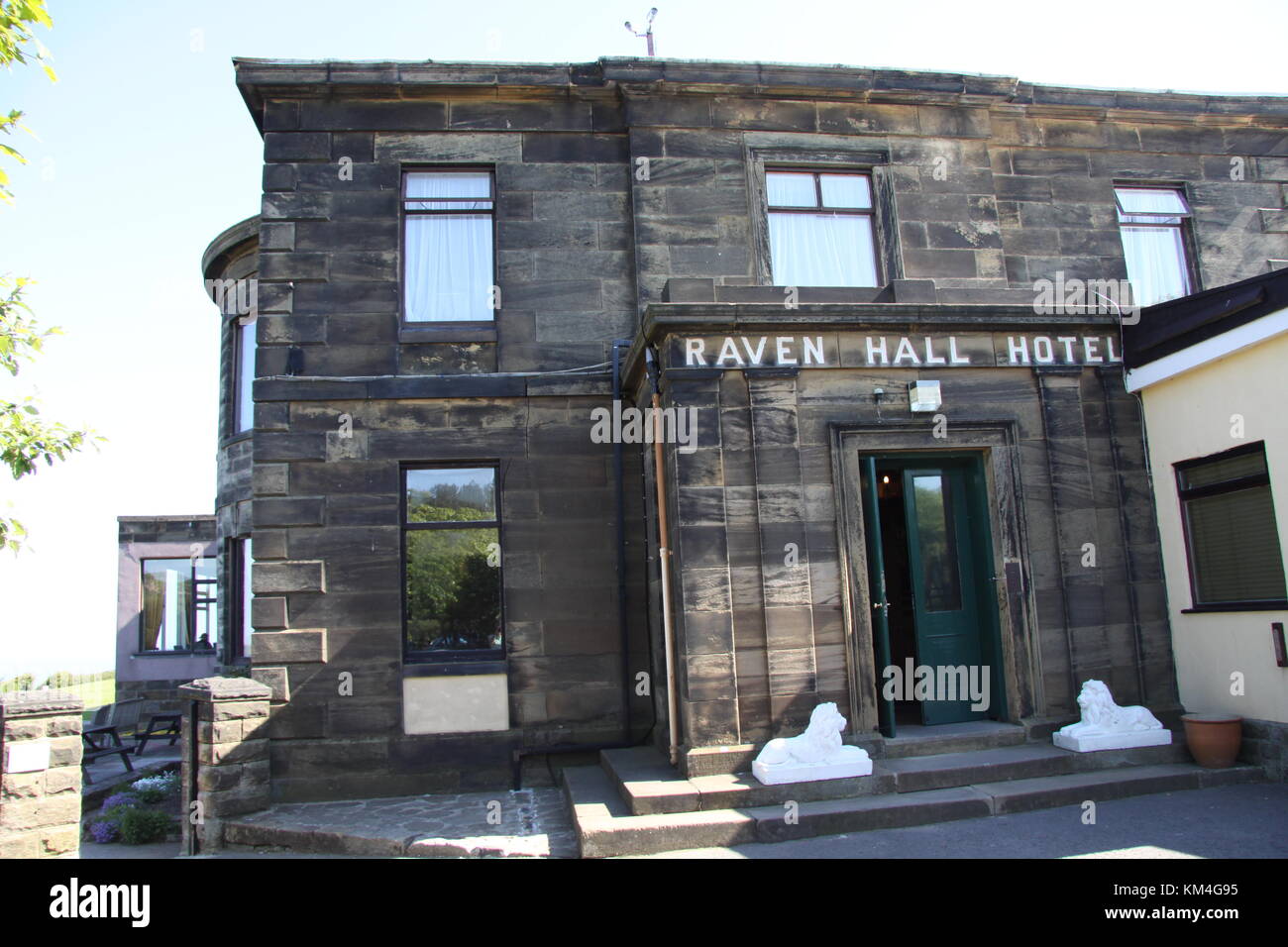 Raven hall hi-res stock photography and images - Alamy