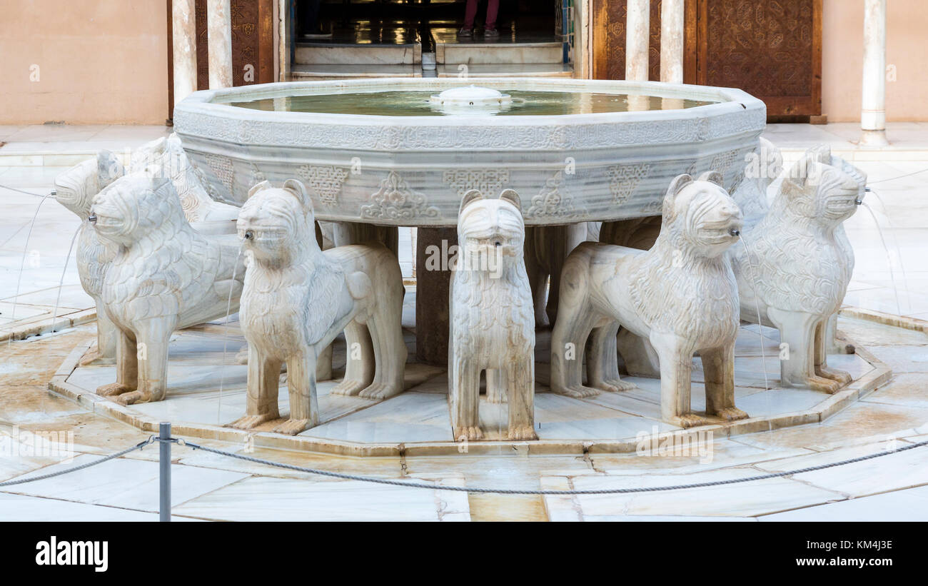 Los Leonos, the lions statues, Courtyard of the lions the Alhambrah ...