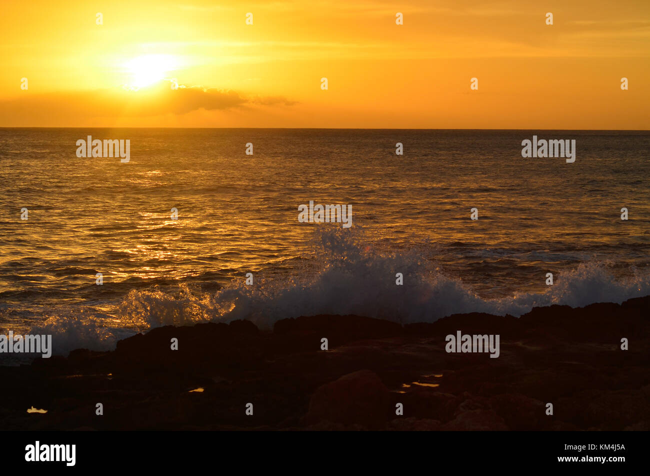 Hawaii sunset hi-res stock photography and images - Alamy
