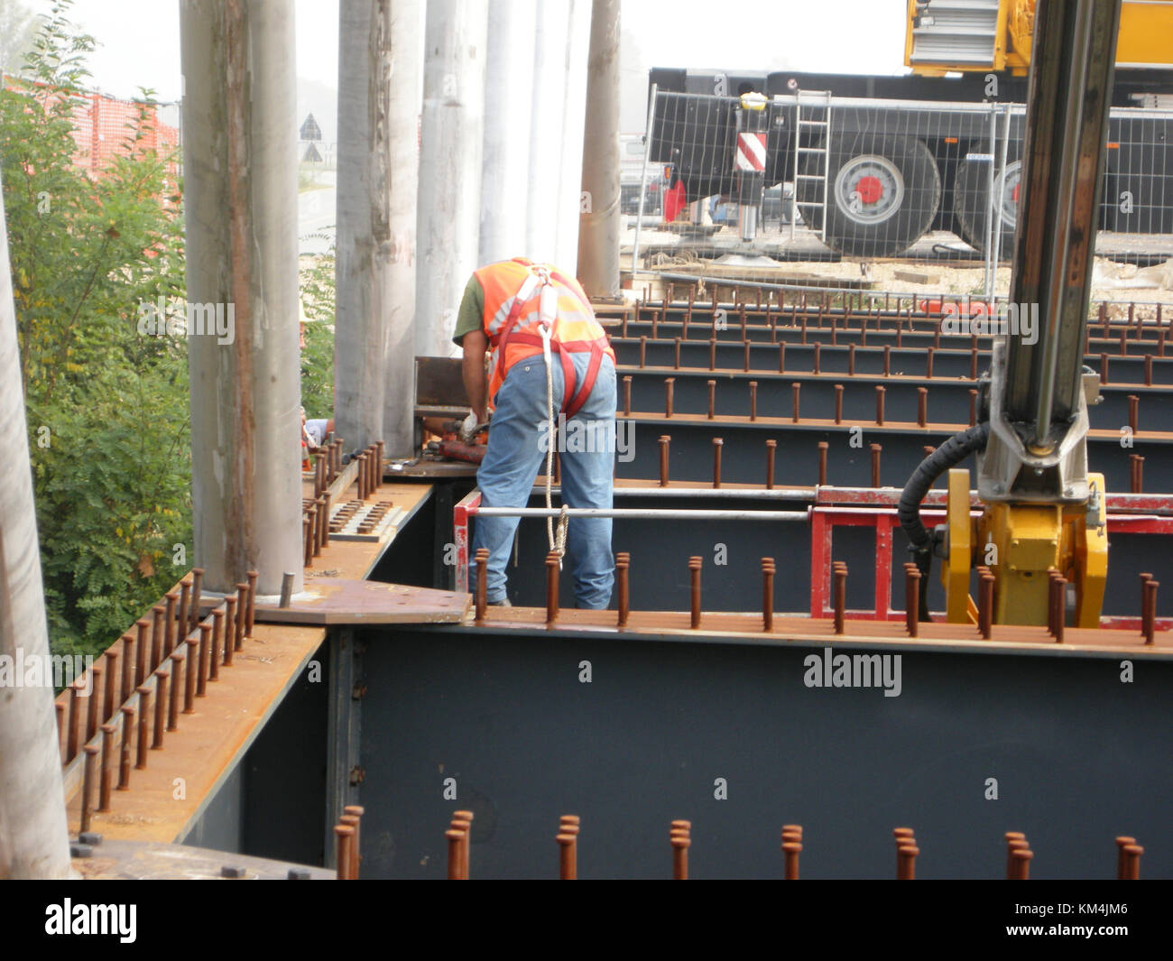 Construction of a superior steel arch bridge Stock Photo - Alamy