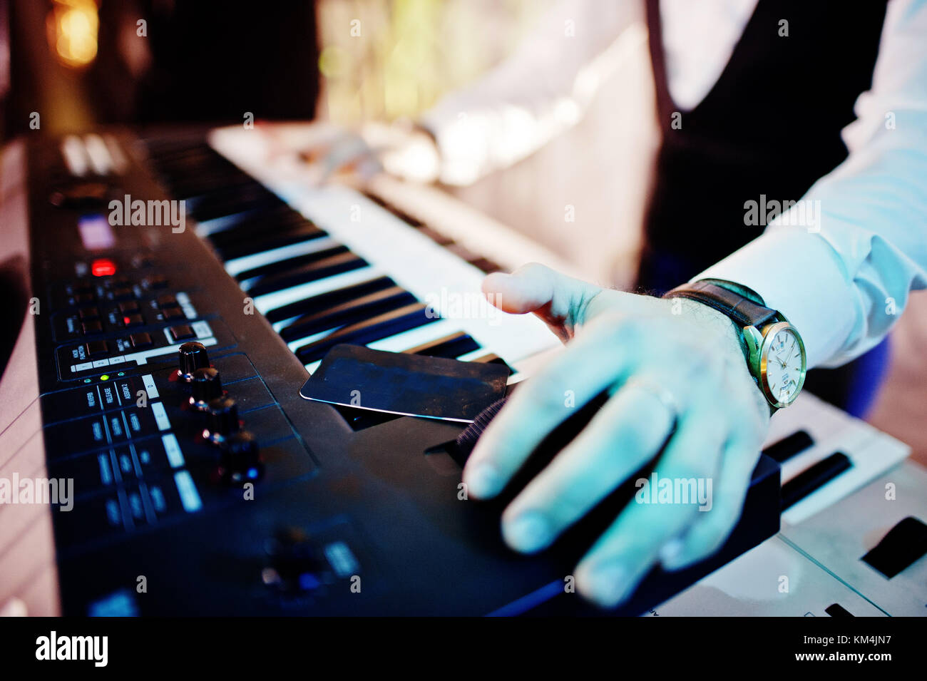 Piano keyboardist hi-res stock photography and images - Alamy