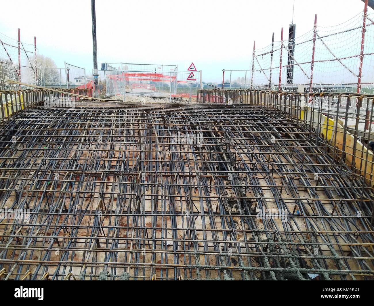 Bridge construction concrete Stock Photo - Alamy