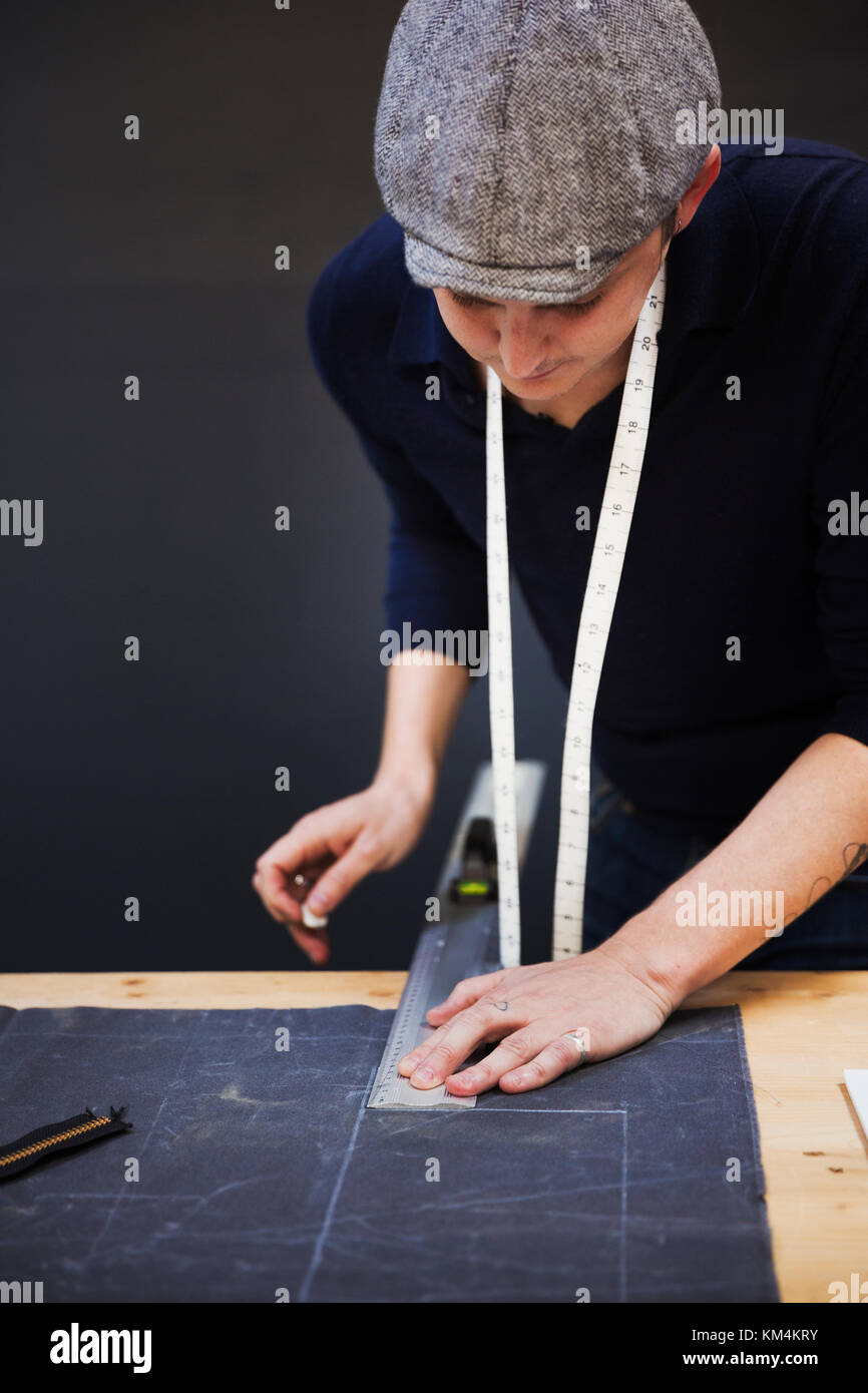 Using a ruler hi-res stock photography and images - Alamy