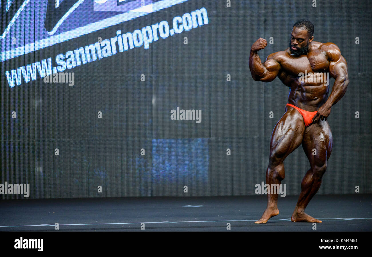 Clarence DeVis, bodybuilder, kulturista Stock Photo - Alamy