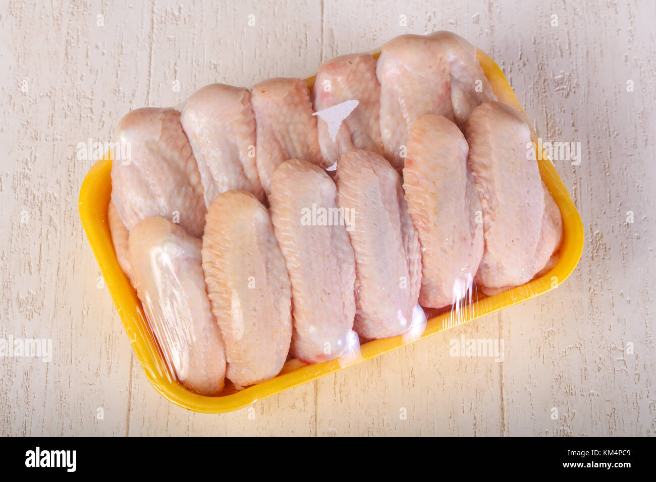 Raw chicken wings for cooking Stock Photo - Alamy