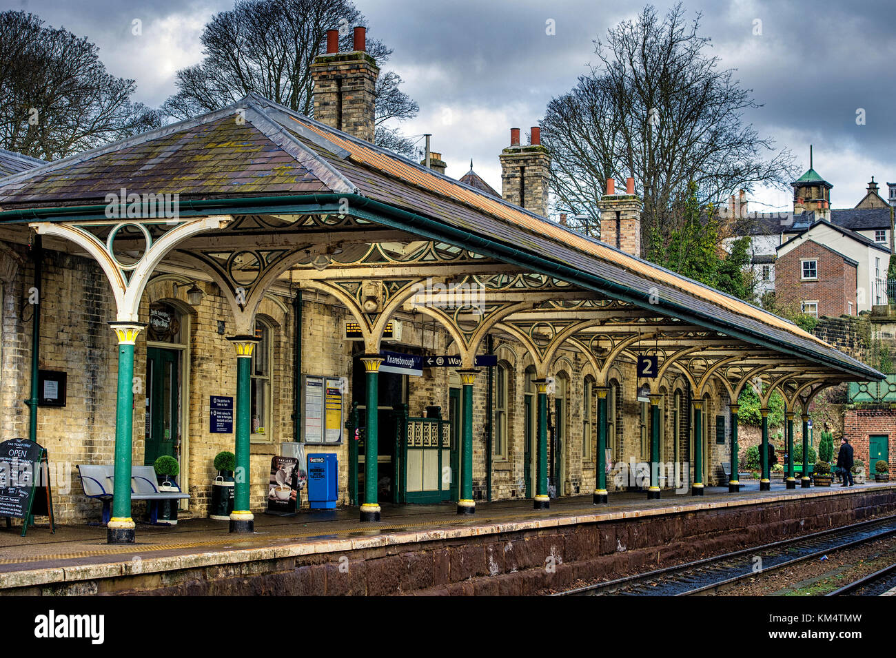 Harrogate rail station hi-res stock photography and images - Alamy