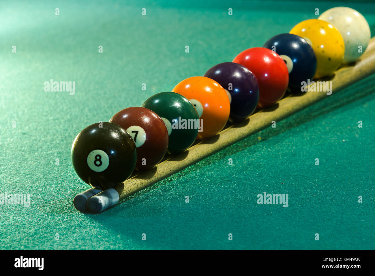 Billiard balls in pool table hi-res stock photography and images - Alamy