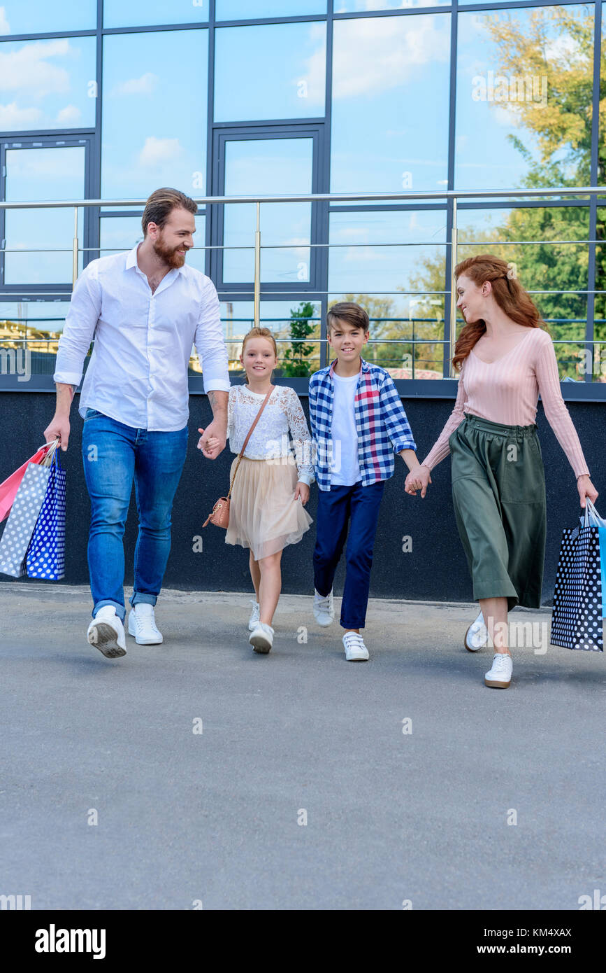 Family shopping bags hi-res stock photography and images - Alamy