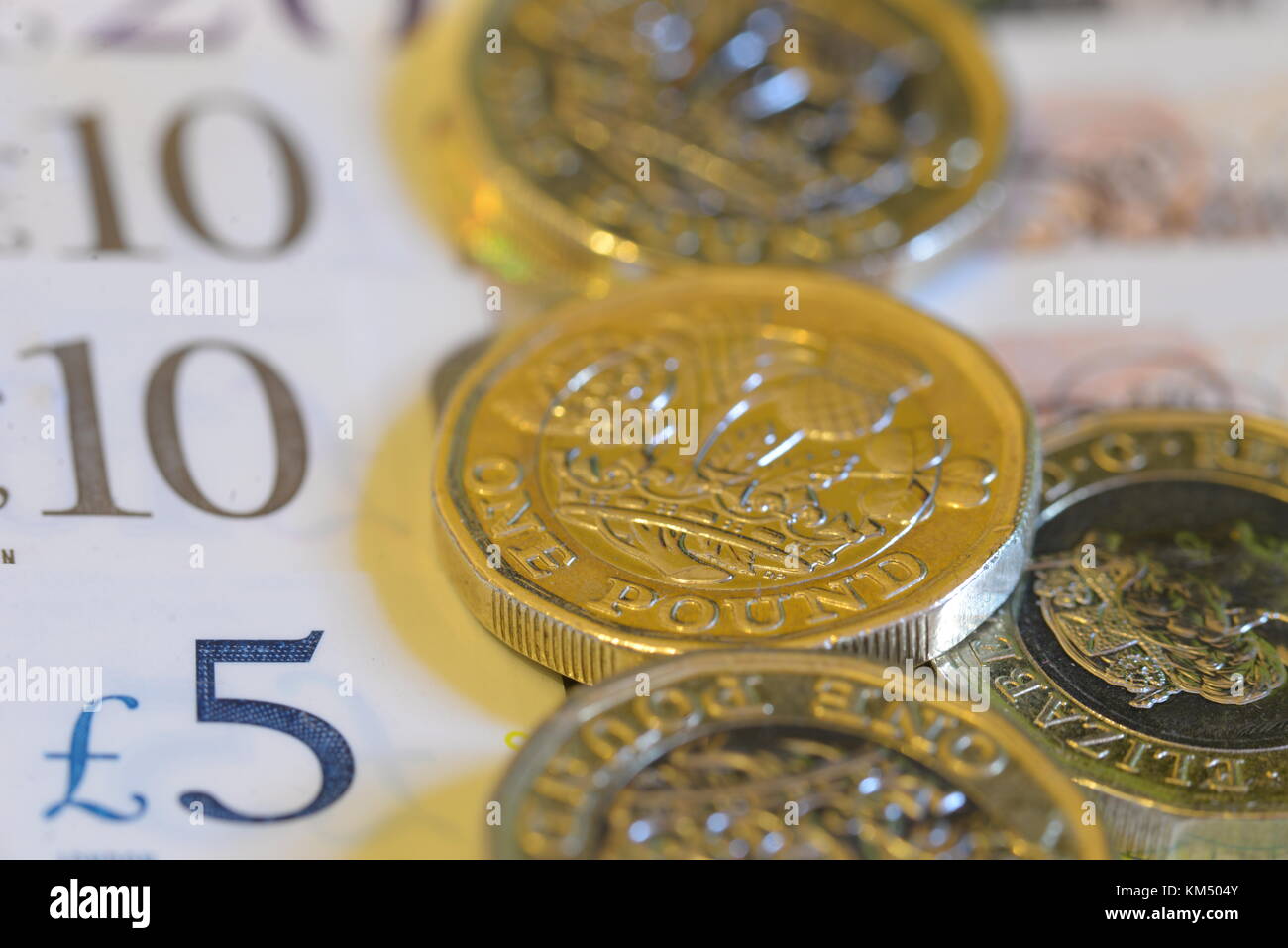 United Kingdom sterling currency notes and coins Stock Photo - Alamy
